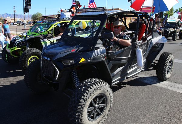 RiverScene Magazine | London Bridge Days Parade – ‘A Day At The Lake’